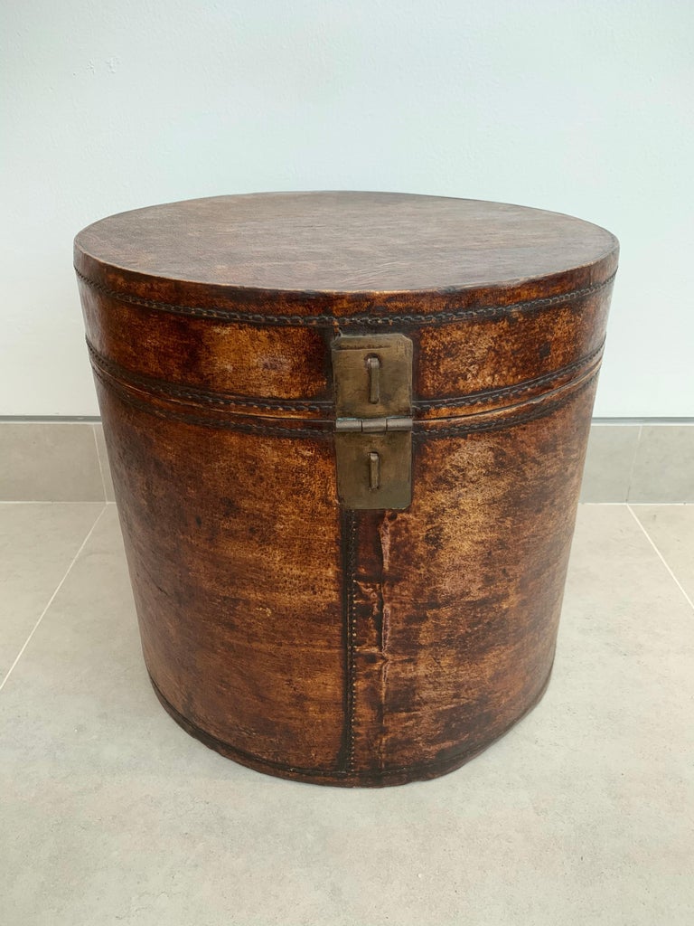 Chinese Antique Lacquered Hat Box, Qing Dynasty For Sale at 1stDibs