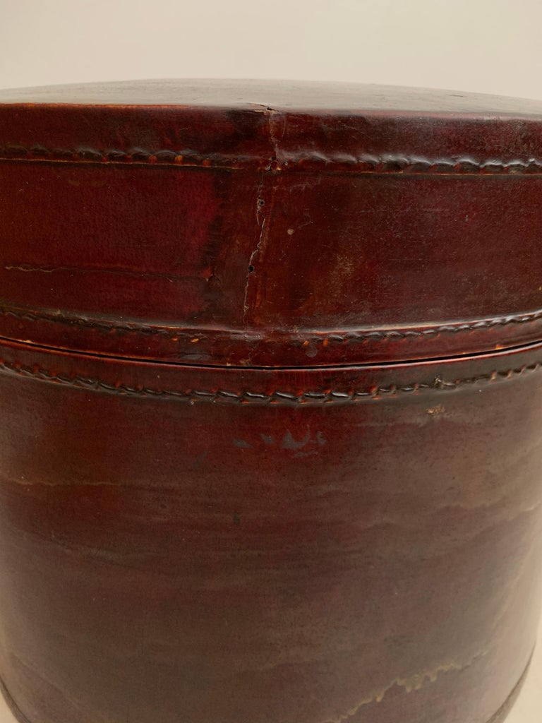 Chinese Antique Lacquered Hat Box, Qing Dynasty For Sale at 1stDibs