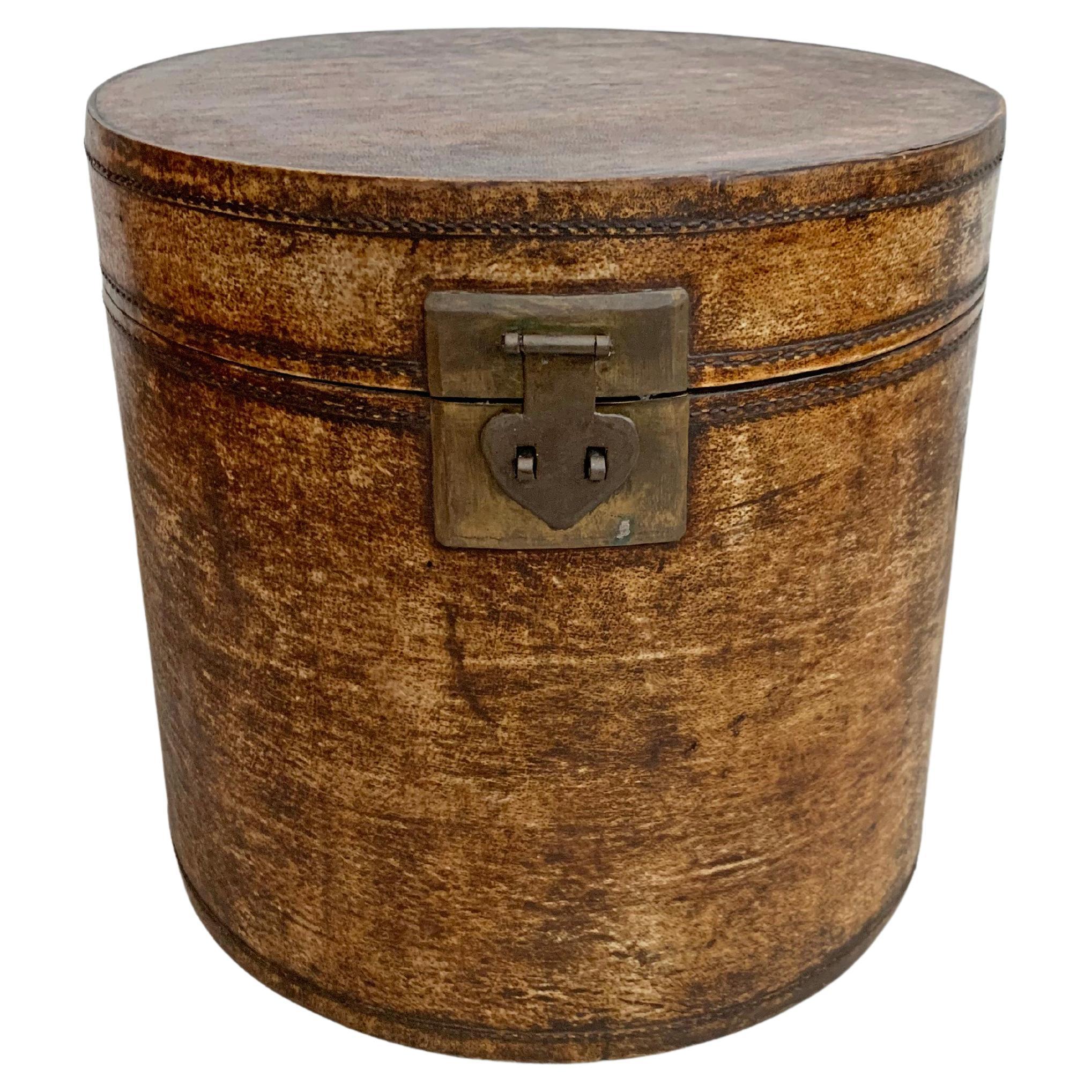 Chinese Antique Lacquered Hat Box, Qing Dynasty For Sale at 1stDibs