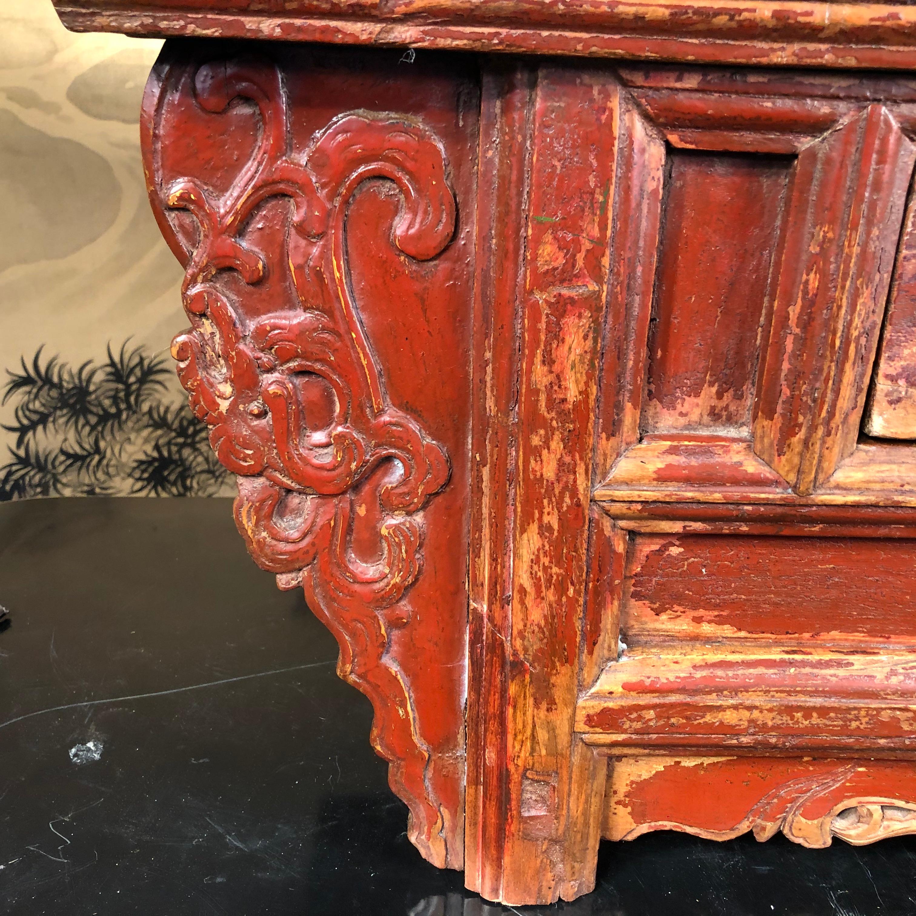 Chinese Antique Red Lacquer Display Tea or Coffee Table at 1stDibs