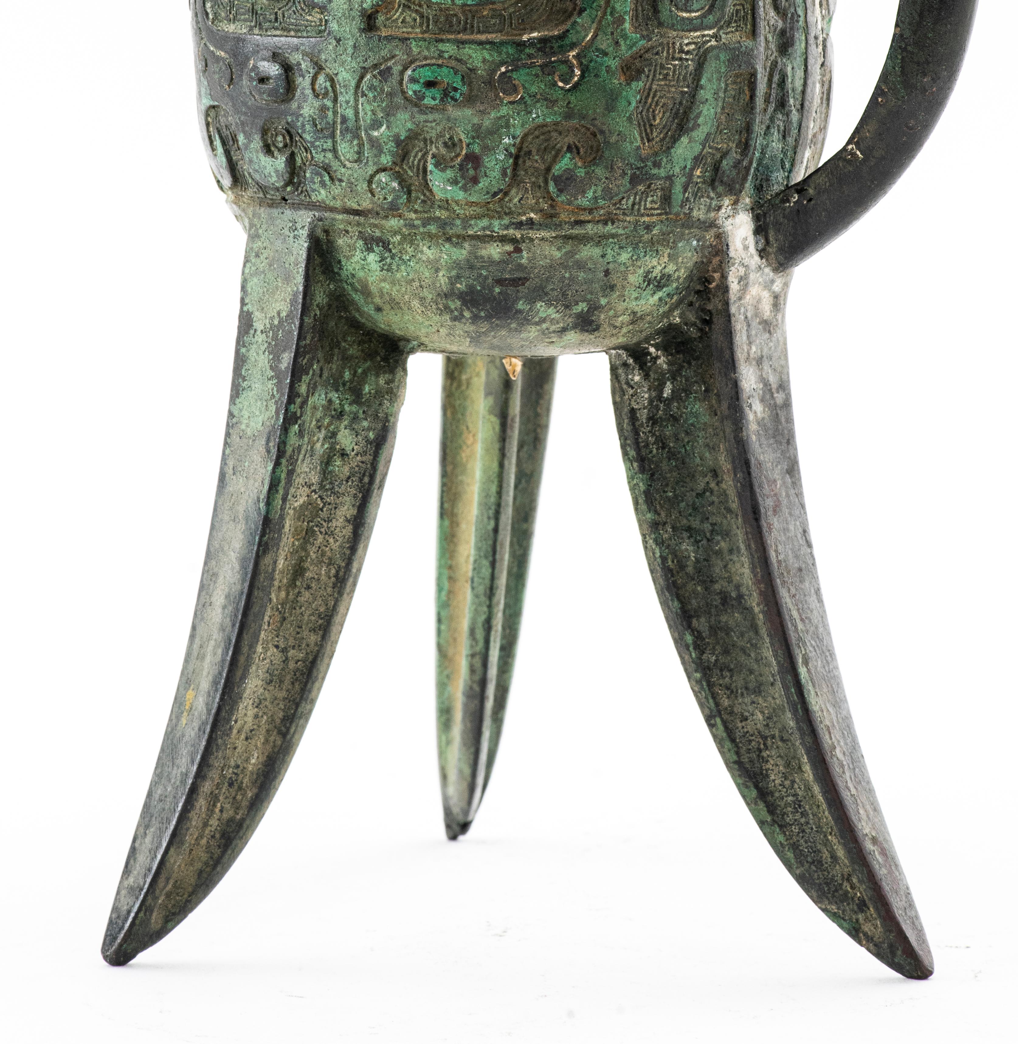Chinese Archaic Style Jue Bronze Libation Vessel For Sale at 1stDibs