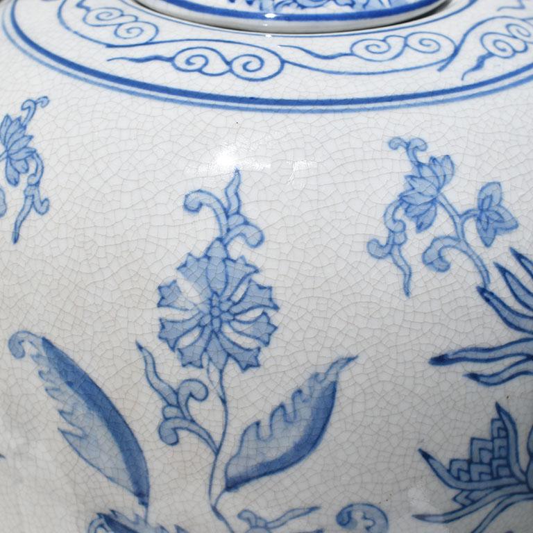 Chinesische chinesische Blau-Weiß-Keramik-Gefäße oder Urnen mit ...