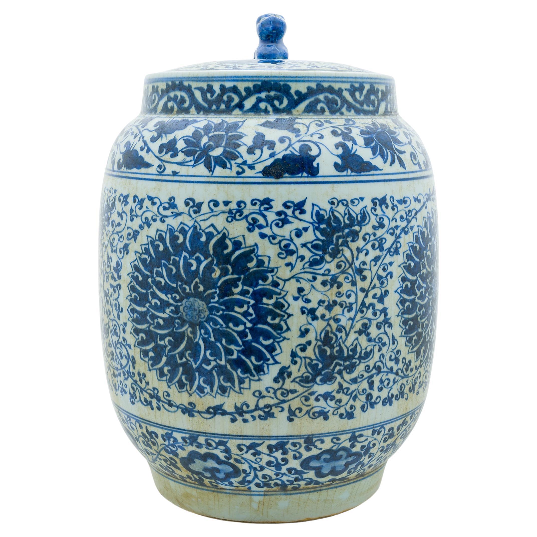 A Pair of Large Blue and White Baluster Jar and Covers For Sale at 1stDibs