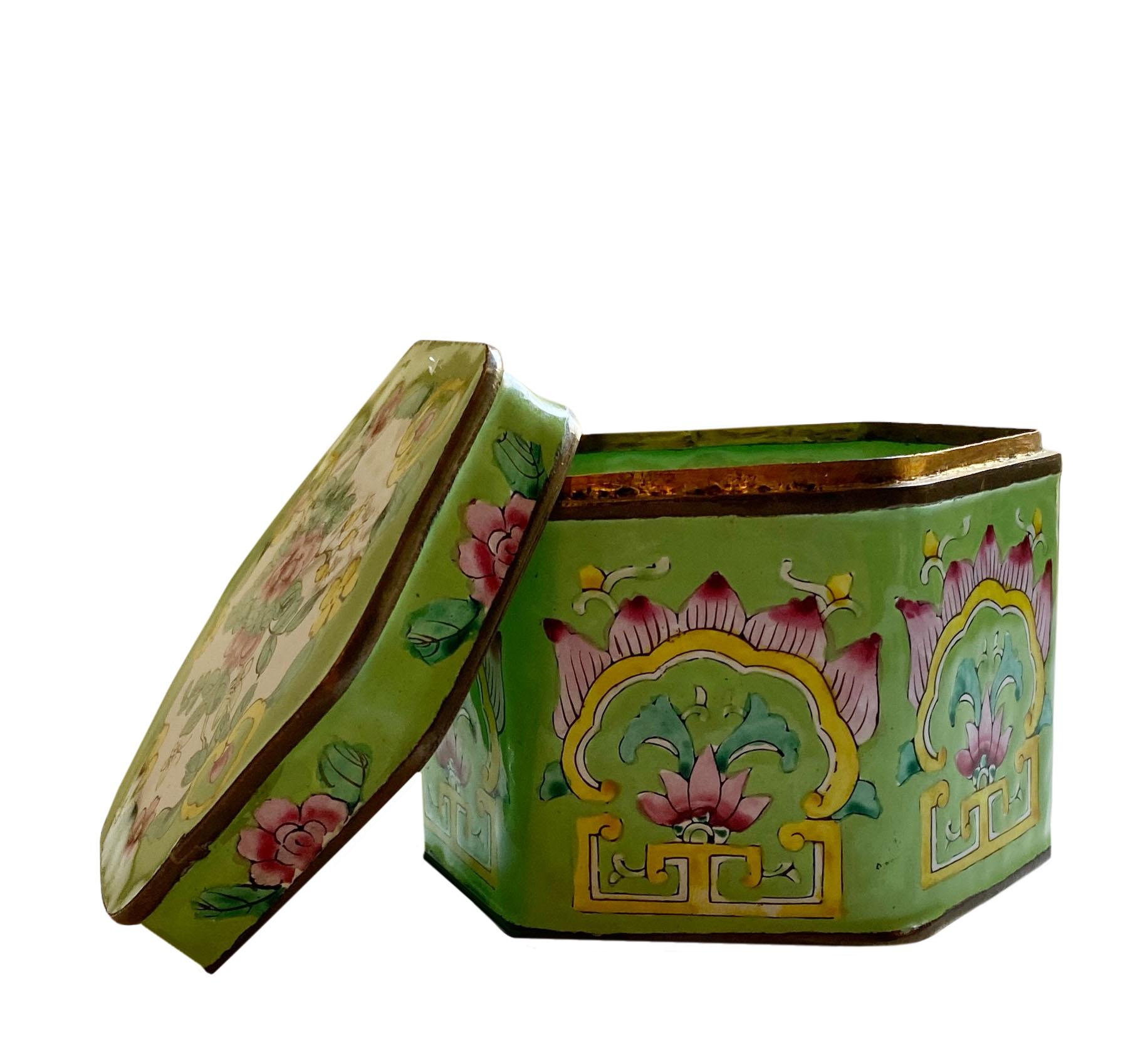 Chinese Canton Tea Caddy Box For Sale at 1stDibs
