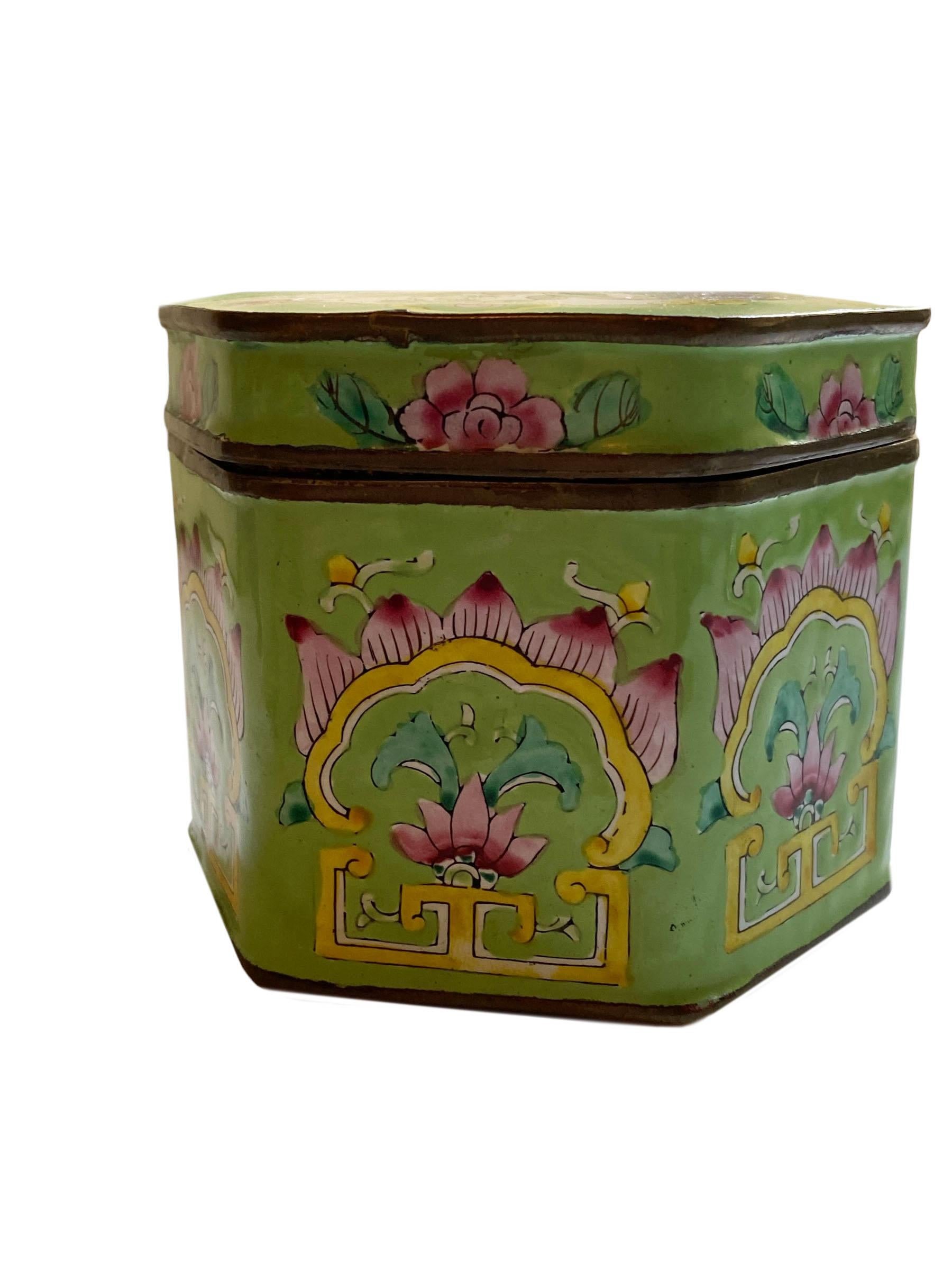 Chinese Canton Tea Caddy Box For Sale at 1stDibs