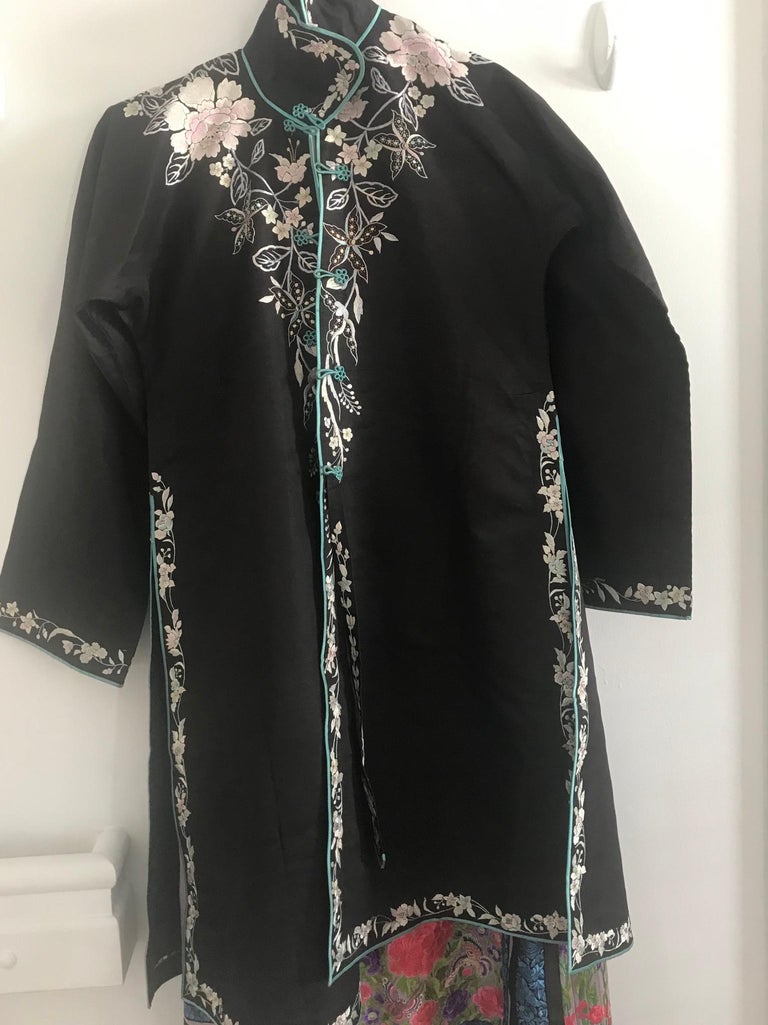 Chinese Embroidered Qing Dynasty Robe and Skirt For Sale at 1stDibs