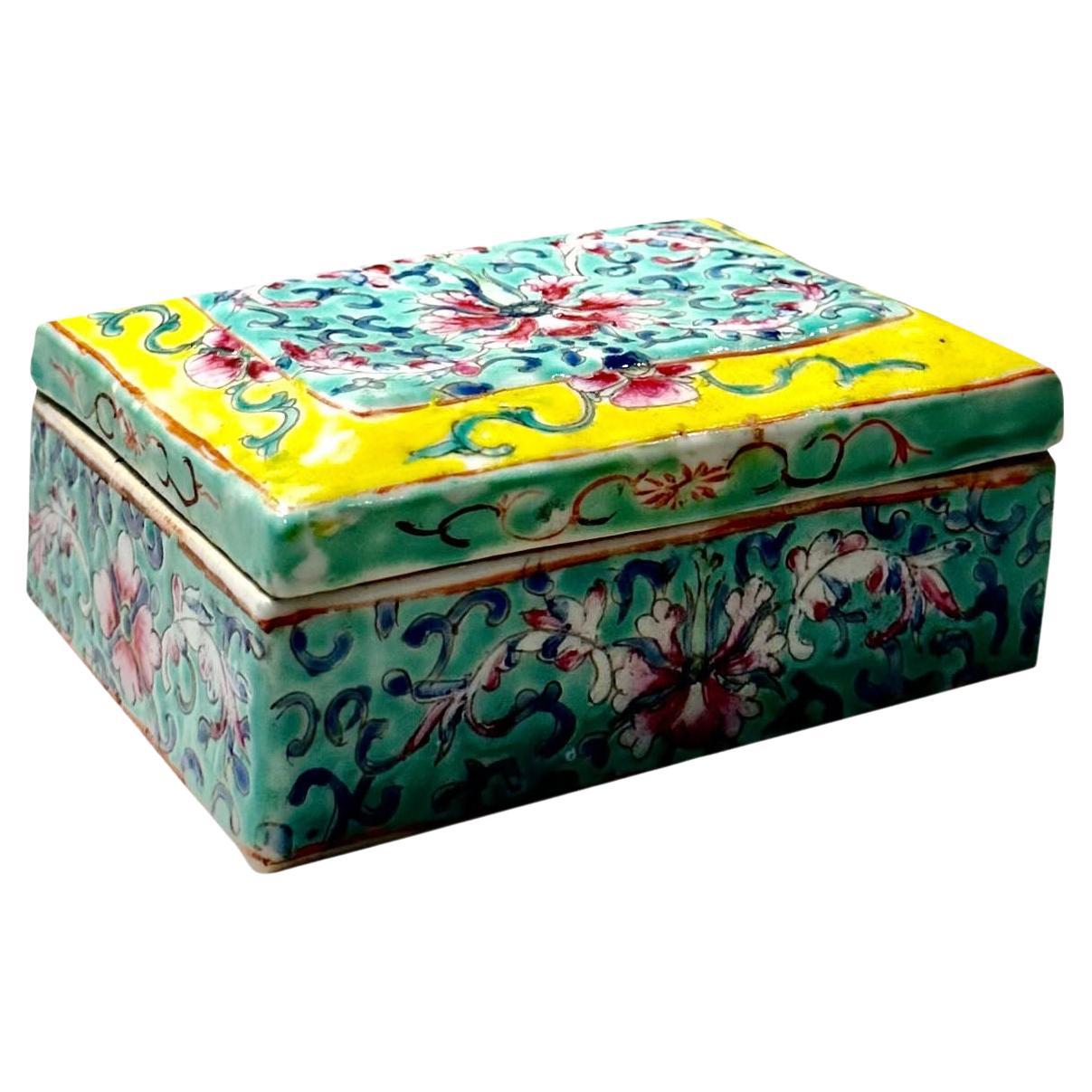 Blue and White Chinese Export Style Porcelain Box at 1stDibs | blue and ...