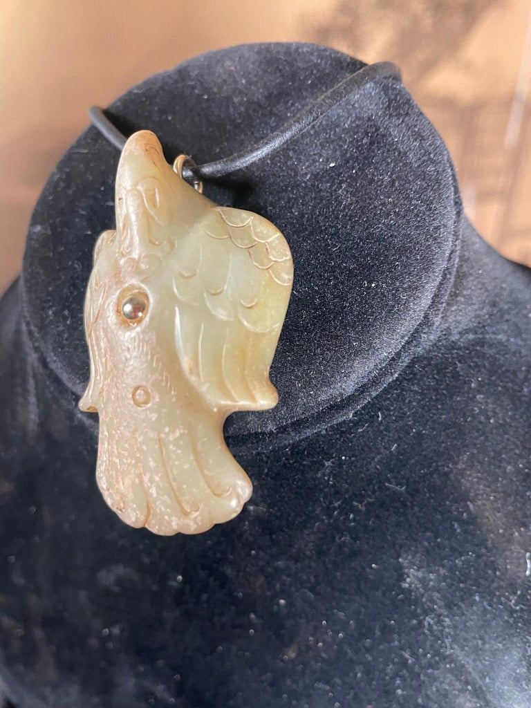 Chinese Jade Eagle Bird 18 Karat Gold Amulet Necklace For Sale at 1stDibs