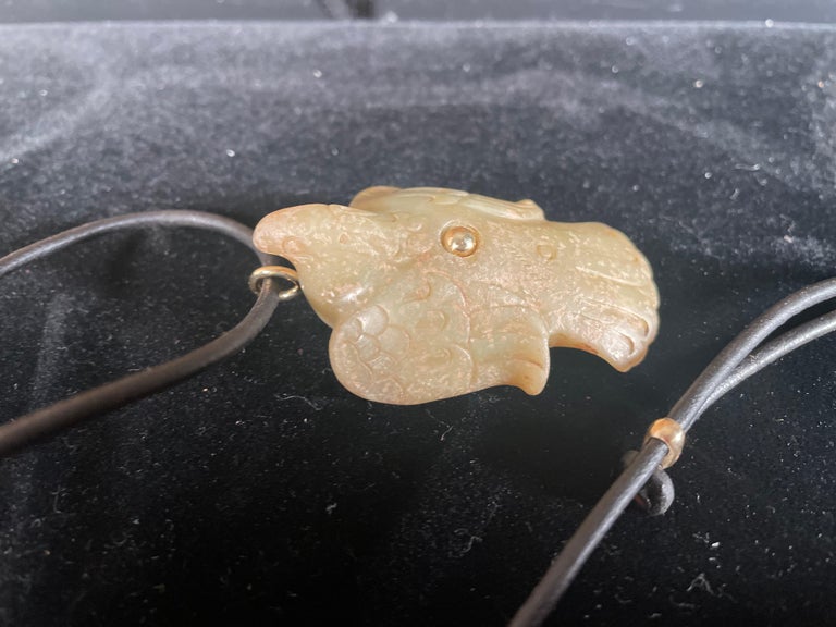 Chinese Jade Eagle Bird 18 Karat Gold Amulet Necklace For Sale at 1stDibs