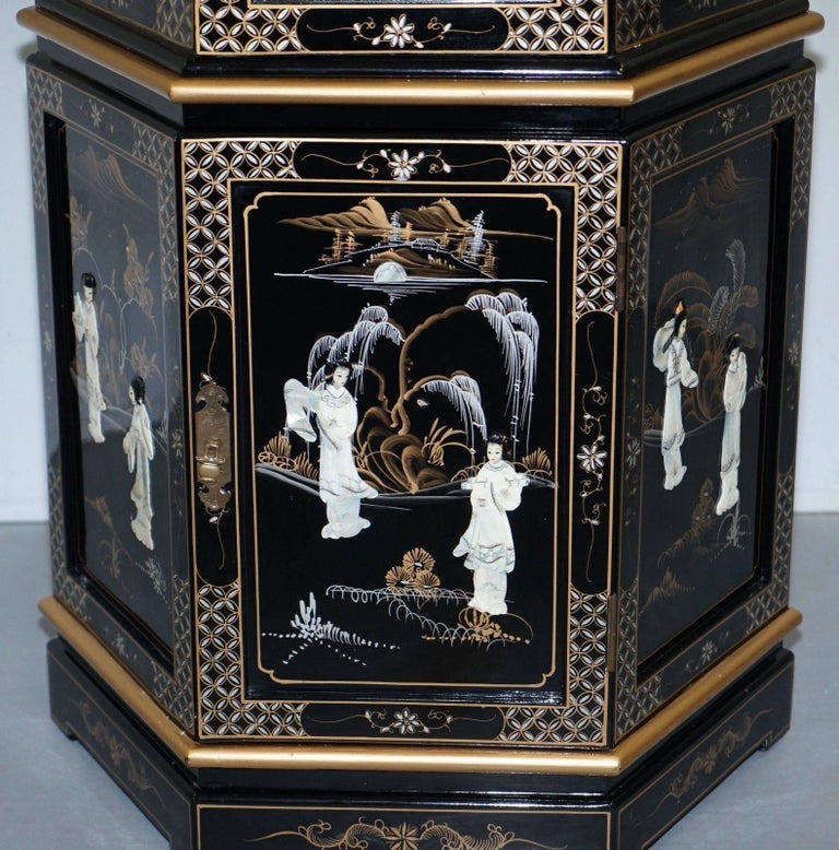 Chinese Lacquered Hand-Painted Gold Leaf Mother-of-Pearl Inlay Display ...