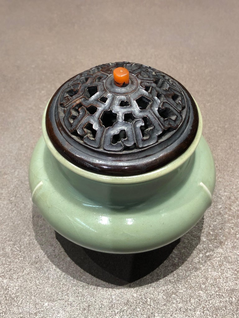 Chinese Pale Green China Incense Burner with Wooden Lid with Handle of ...