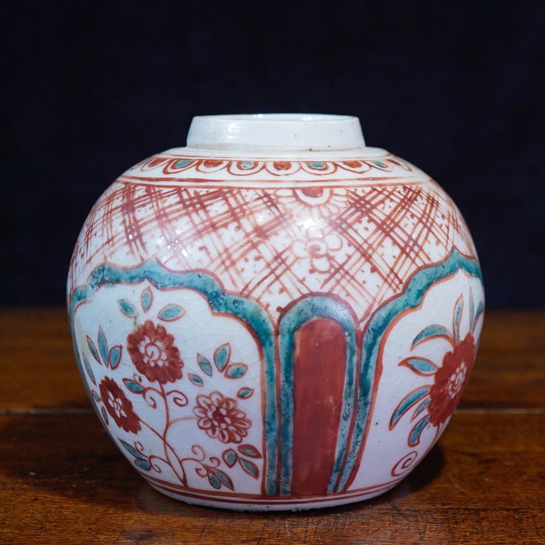 Chinese Porcelain Zangzhou 'Swatow' Ware Jar, 17th-18th Century at 1stDibs