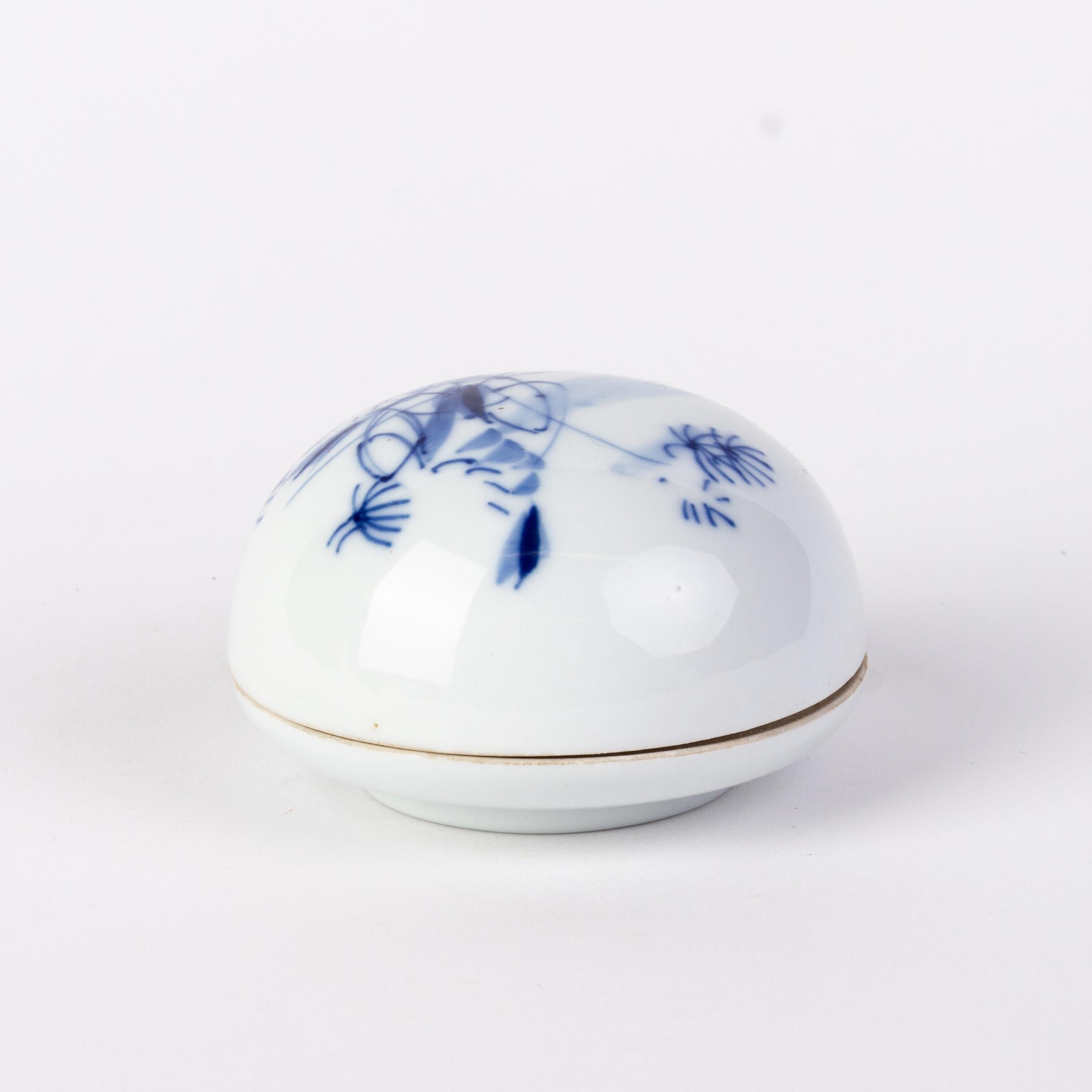 Chinese Qing Dynasty Blue and White Porcelain Lidded Paste Box 19th ...