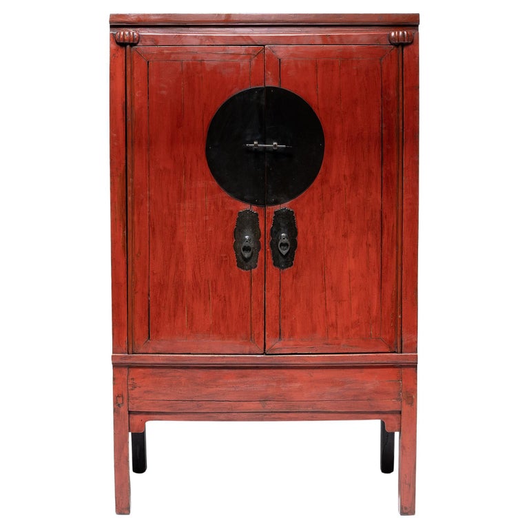 Armoire de mariage chinoise en laque rouge, vers 1900 En vente sur 1stDibs