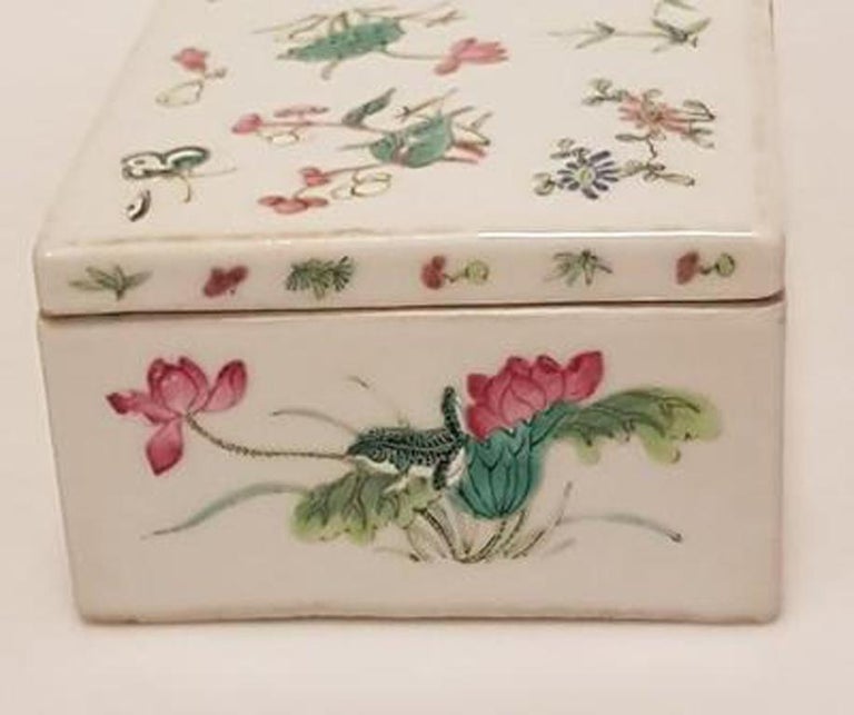 Chinese Scholar Pen Box in Porcelain with Two Rooms and a Lid For Sale ...