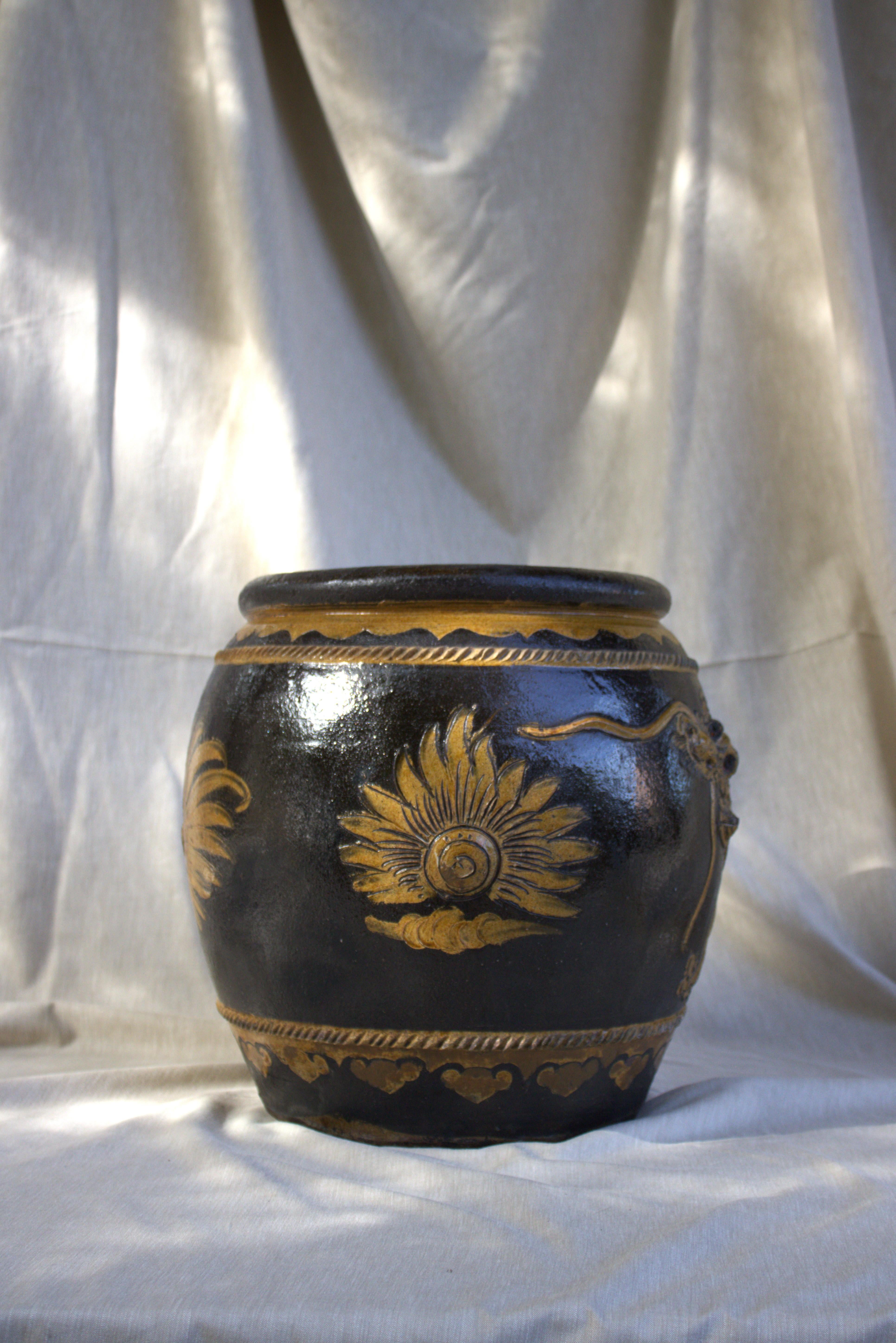 Chinese stoneware vase Qing Dynasty, decorated with raised dragons and ...