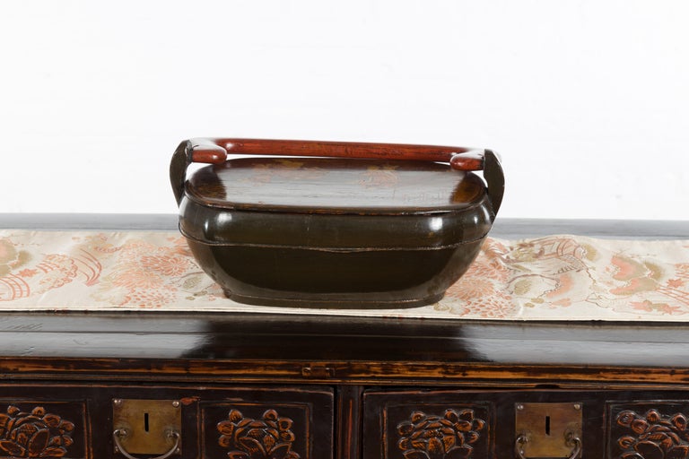 Chinese Vintage Black Lacquer Lidded Box with Hand-Painted Chinoiserie ...