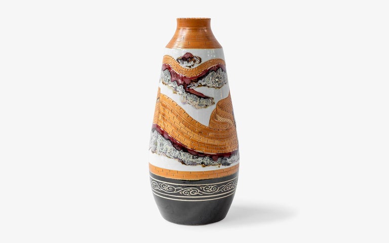 Chinese Wall Handmade Porcelain Vase For Sale at 1stDibs