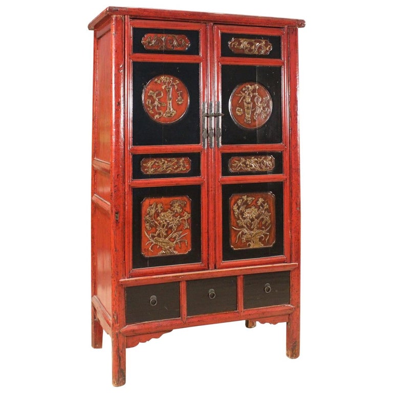 Chinese Wardrobe in Lacquered Wood from the 20th Century For Sale at ...