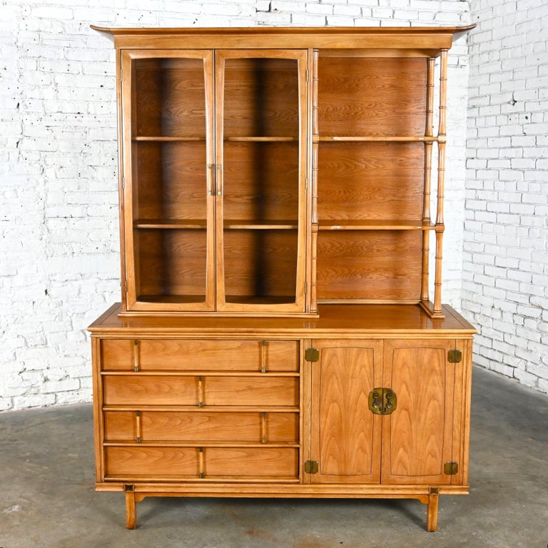 Chinoiserie Hollywood Regency 2 Pc China Hutch Cabinet Tamerlane by Thomasville For Sale at 1stDibs china cabinet hutch hutch hollywood china hutch for sale