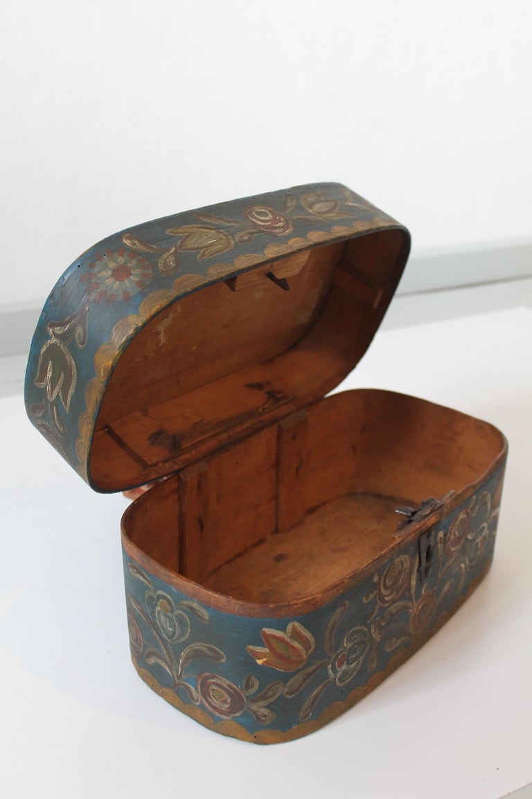 Chip Box Alpine 18th Century Painted with Flowers For Sale at 1stDibs
