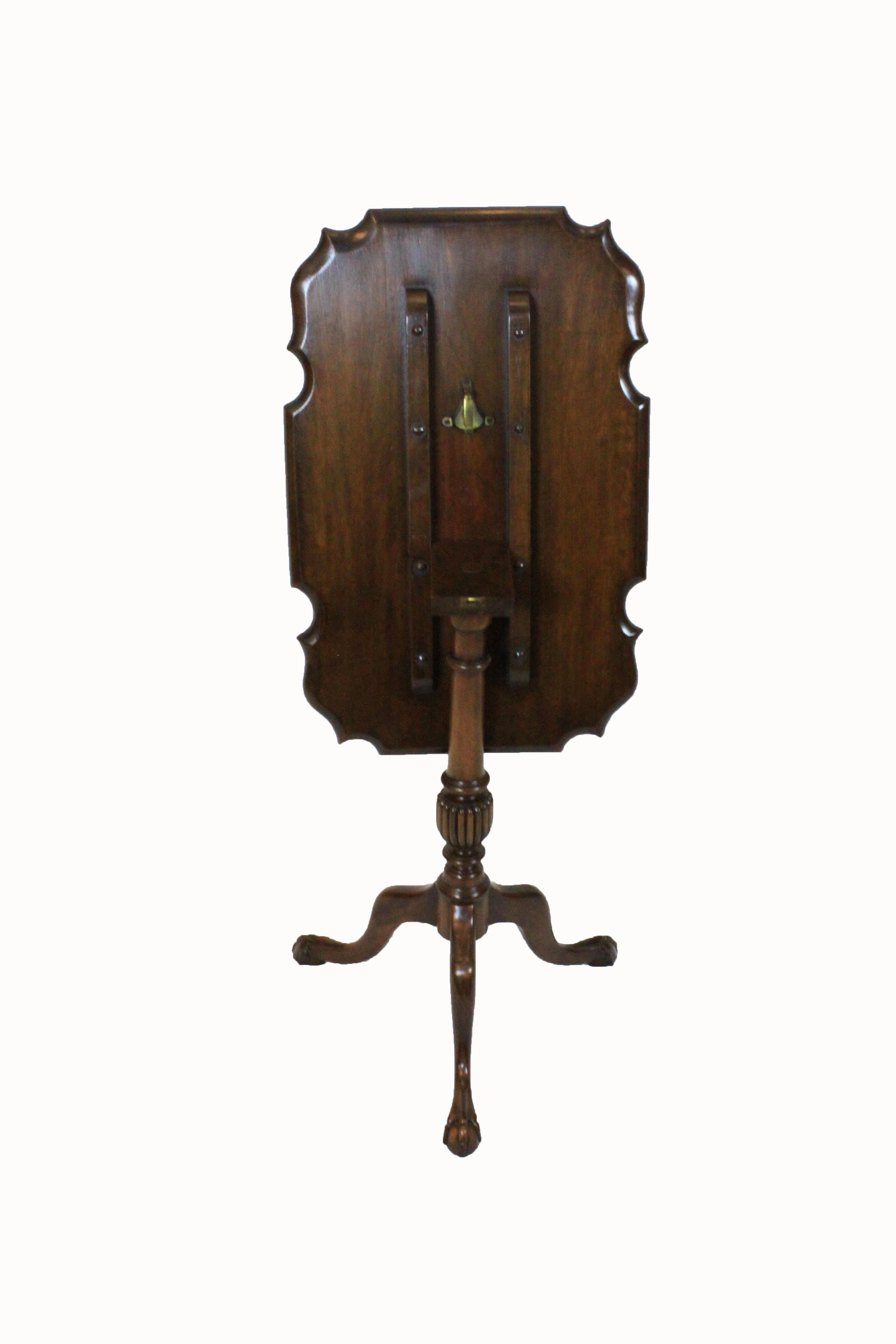 Chippendale Style Tilt-top Table with Pie Crust Top For Sale at 1stDibs ...
