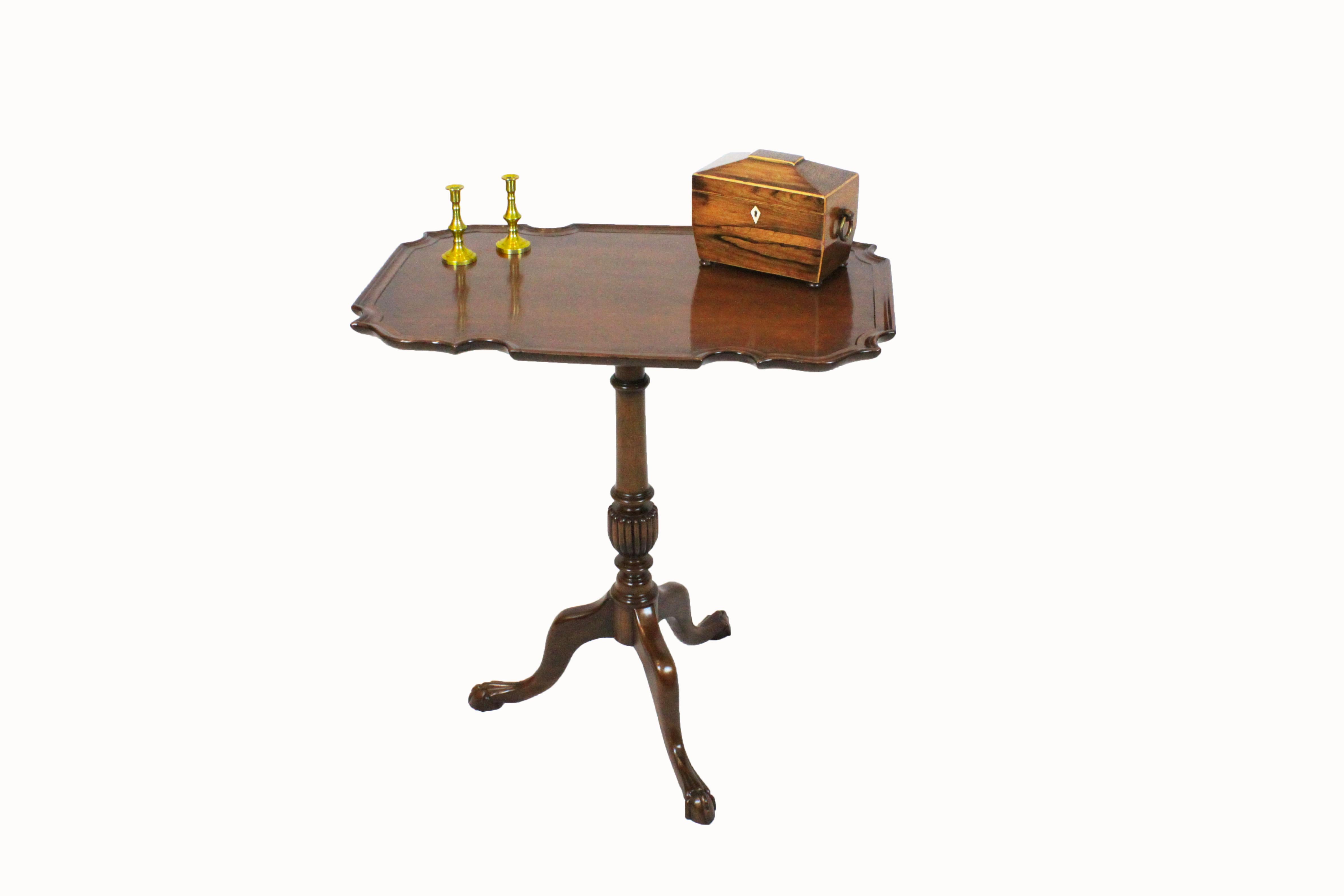 Chippendale Style Tilt-top Table with Pie Crust Top For Sale at 1stDibs ...