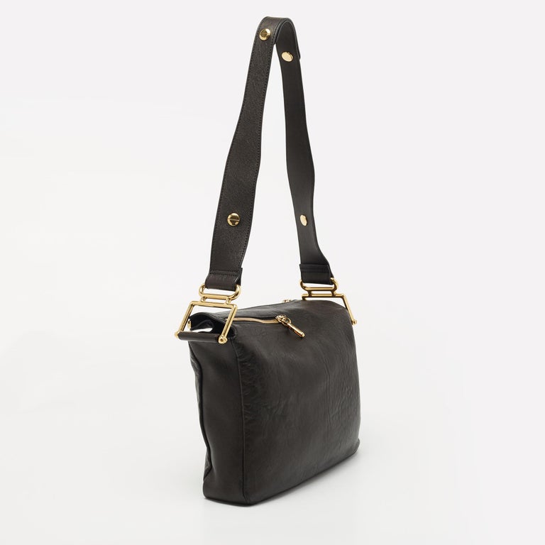 Chloe Black Leather Zip Messenger Bag For Sale at 1stDibs