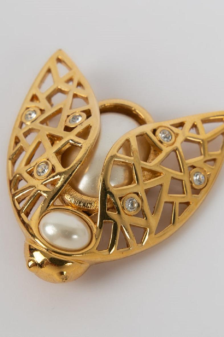 Christian Dior "Bee" Gold Metal Brooch For Sale at 1stDibs