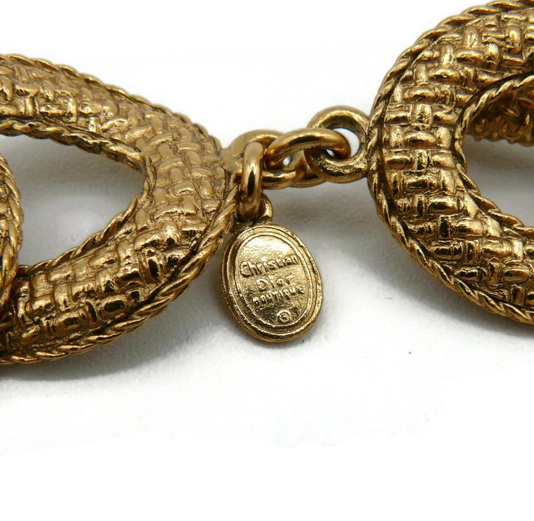 CHRISTIAN DIOR BOUTIQUE Vintage Medallion Crest Chunky Chain Necklace ...