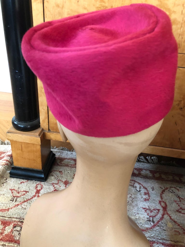 Christian Dior Jaunty Vintage 1960's Pillbox Hat for Miss Dior For Sale ...