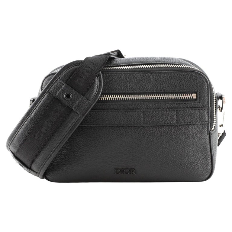 Christian Dior - Sac messager Safari en cuir En vente sur 1stDibs