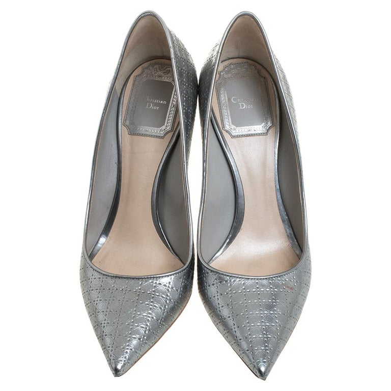 Christian Dior Silver Leather Slip On Pumps Size 35 For Sale at 1stDibs