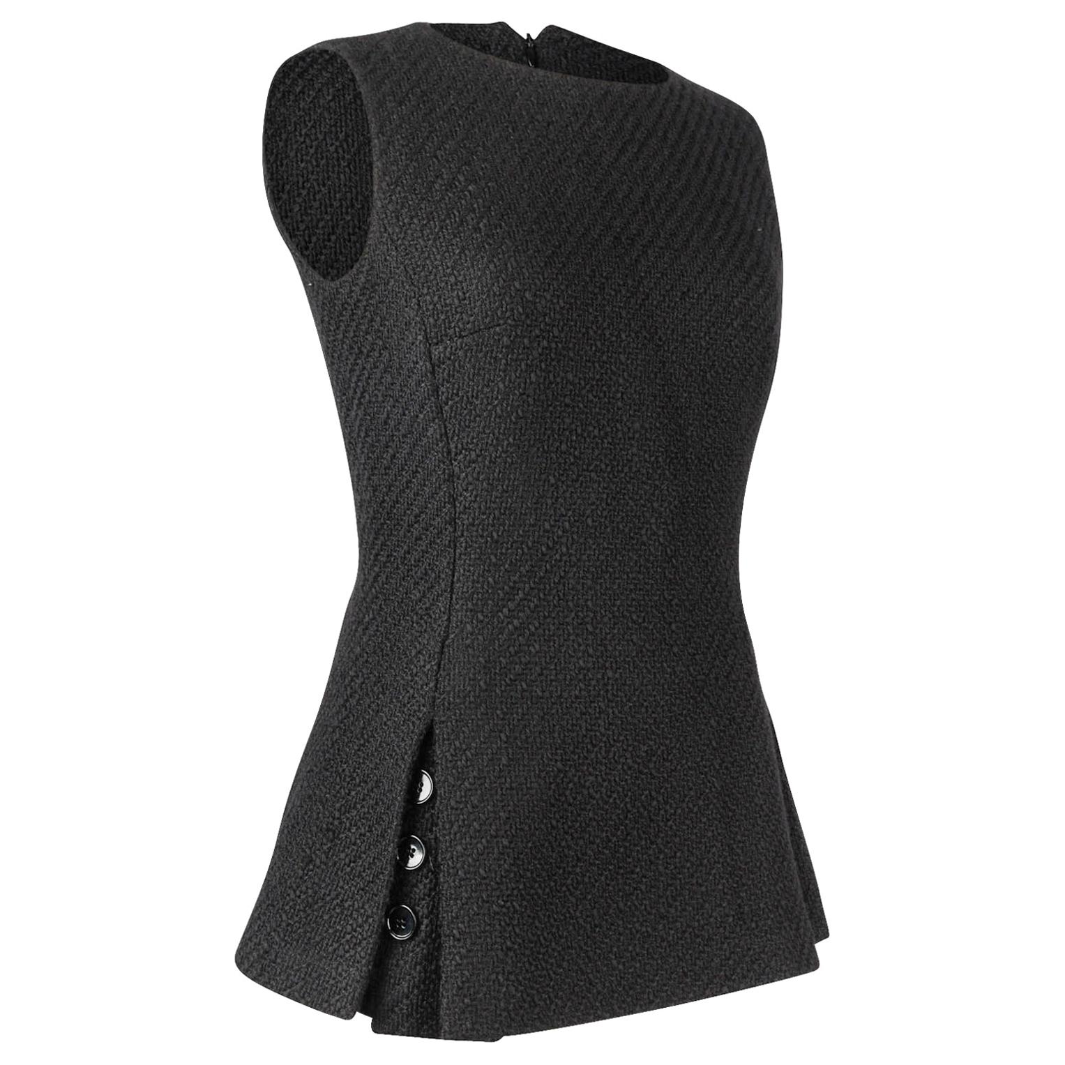 Christian Dior Buttons - 8 For Sale on 1stDibs