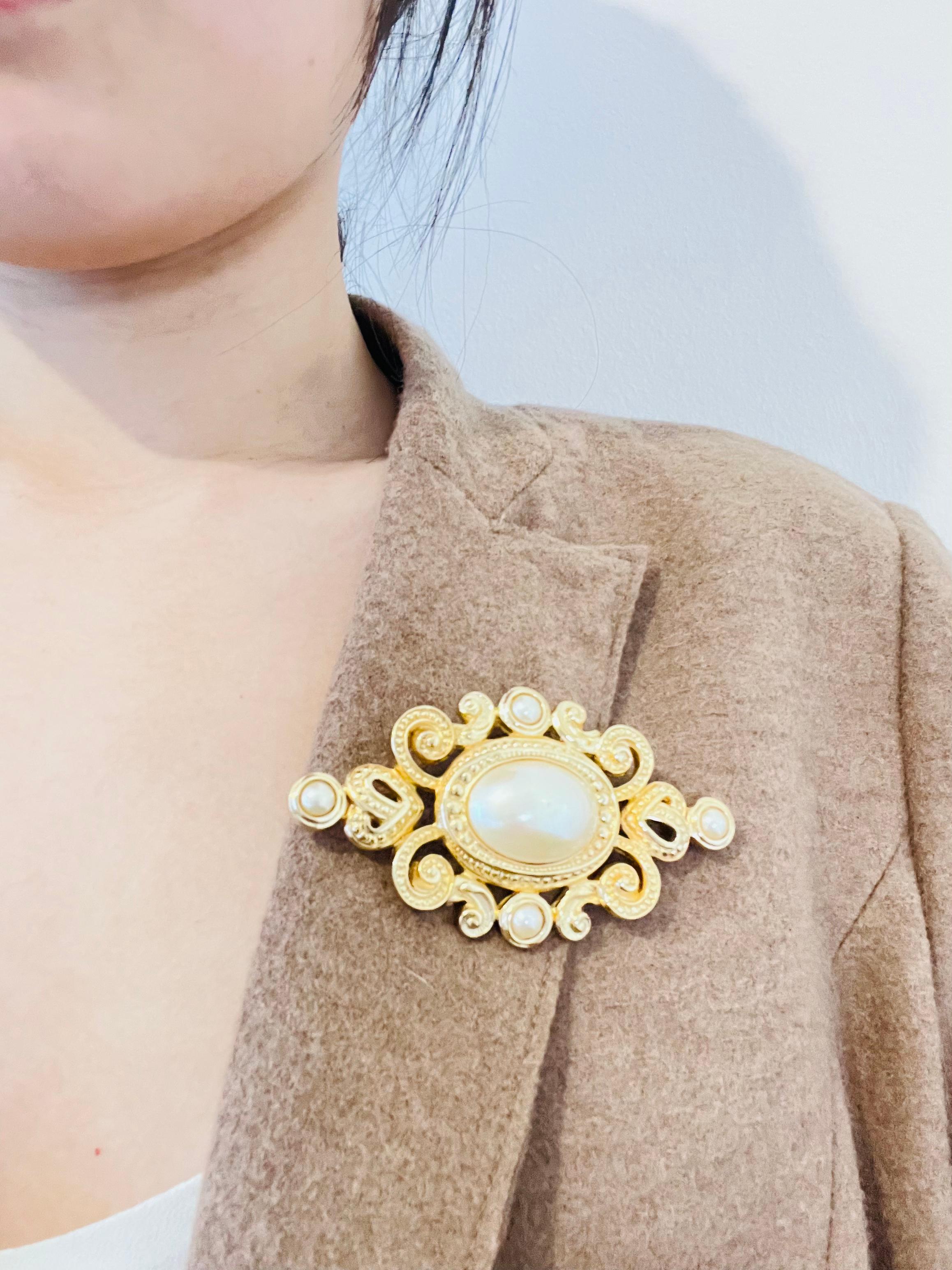 Christian Dior Vintage 1970s Baroque Huge Oval Pearl Heart Openwork ...