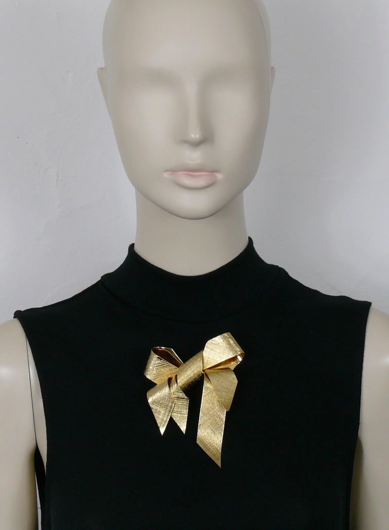 Christian Dior Vintage Massive Ribbon Bow Brooch For Sale at 1stDibs