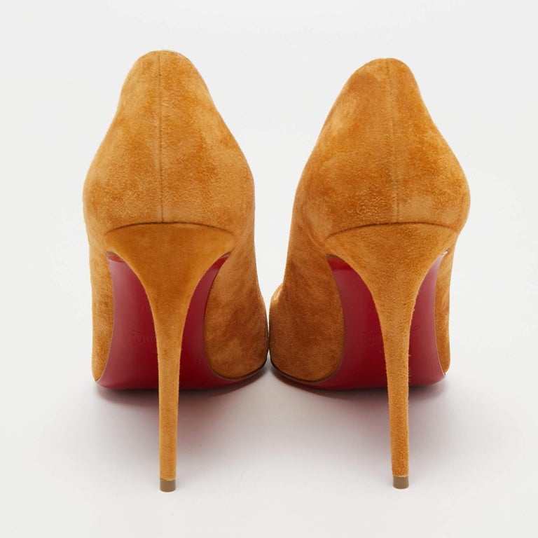 Christian Louboutin Beige Suede So Kate Pumps Size 38.5 For Sale at 1stDibs