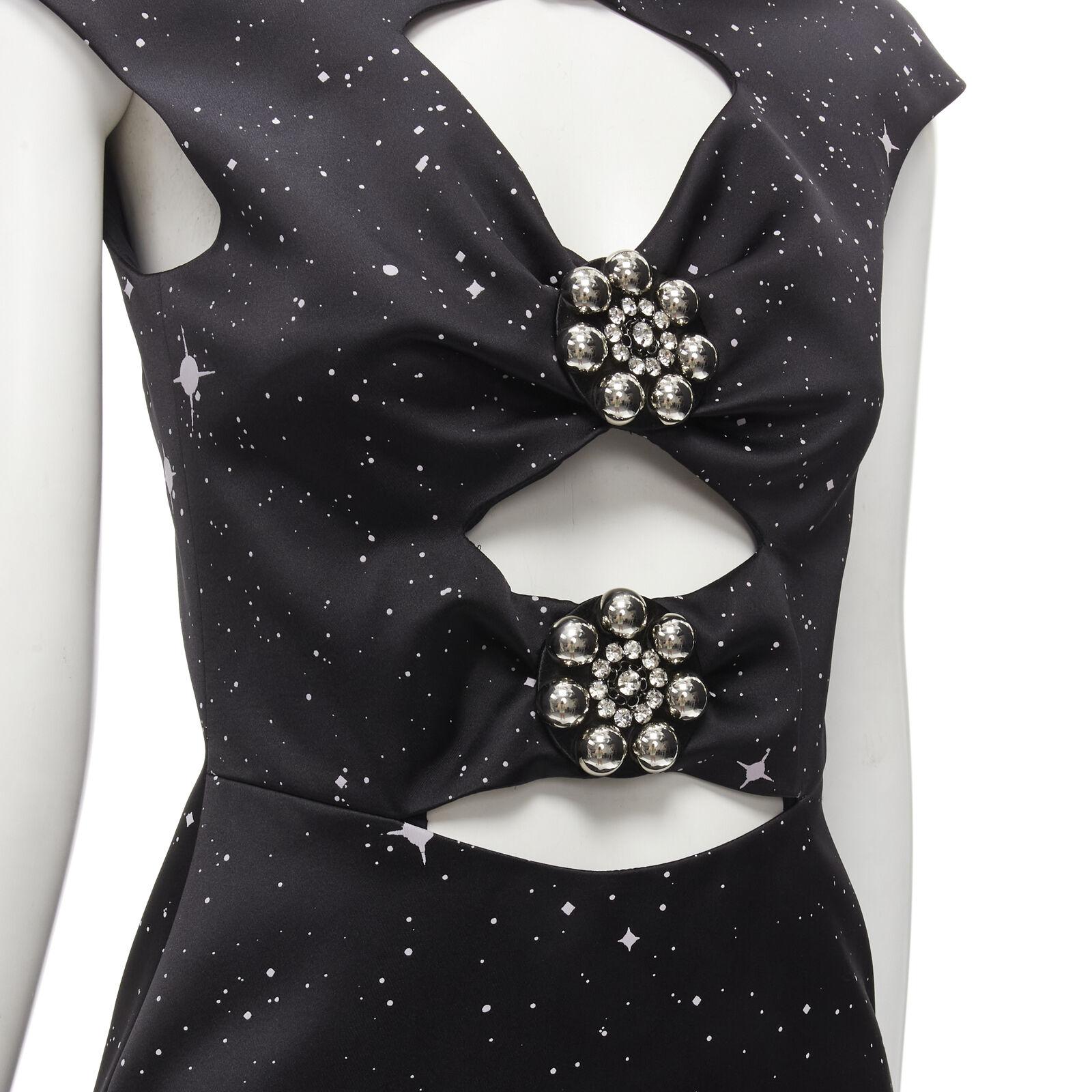 CHRISTOPHER KANE 2020 Runway Galaxy silver dome embellished cupcake ...