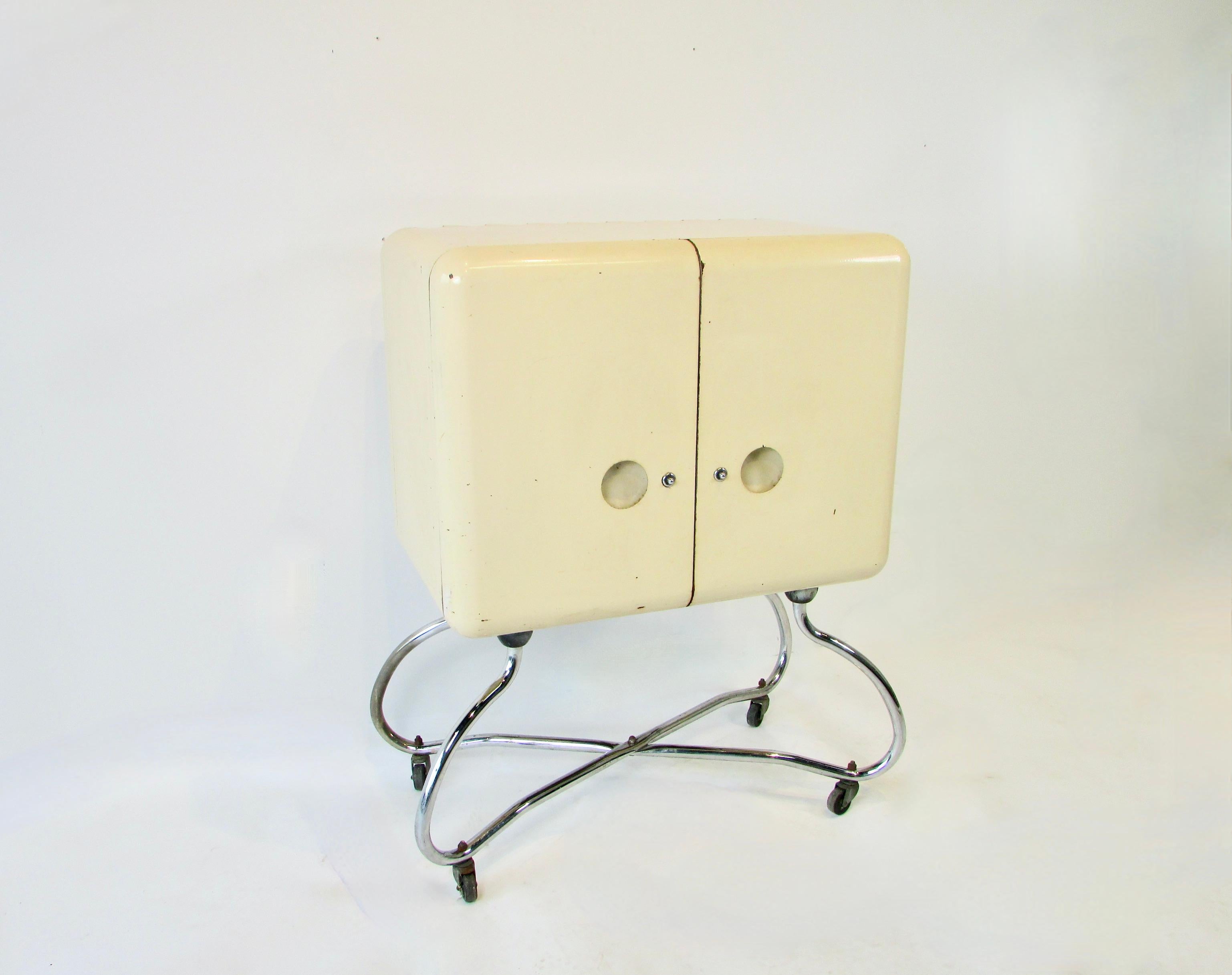 Chrome Base Lacquered Art Deco Freeze, Pak Moderne Mini-Fridge / Bar ...