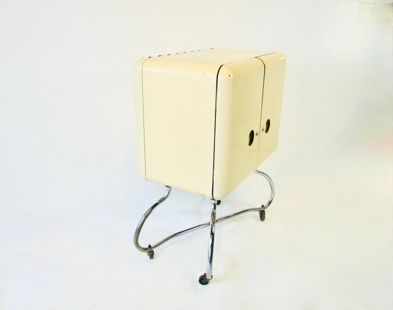 Chrome Base Lacquered Art Deco Freeze, Pak Moderne Mini-Fridge / Bar ...