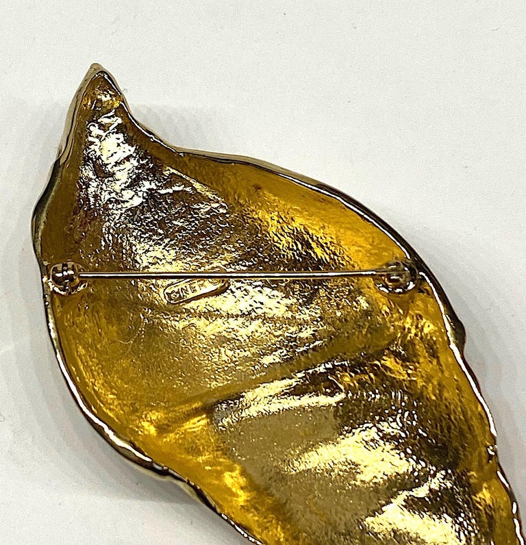 Ciner 1980s Large Cerith Sea Shell Brooch For Sale at 1stDibs