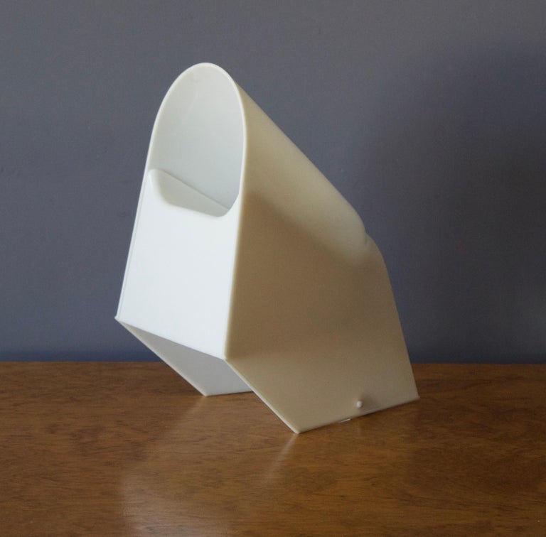 Cini Boeri, "Lucetta" Table Lamp, White Plastic Stilnovo, Italy, 1973 ...