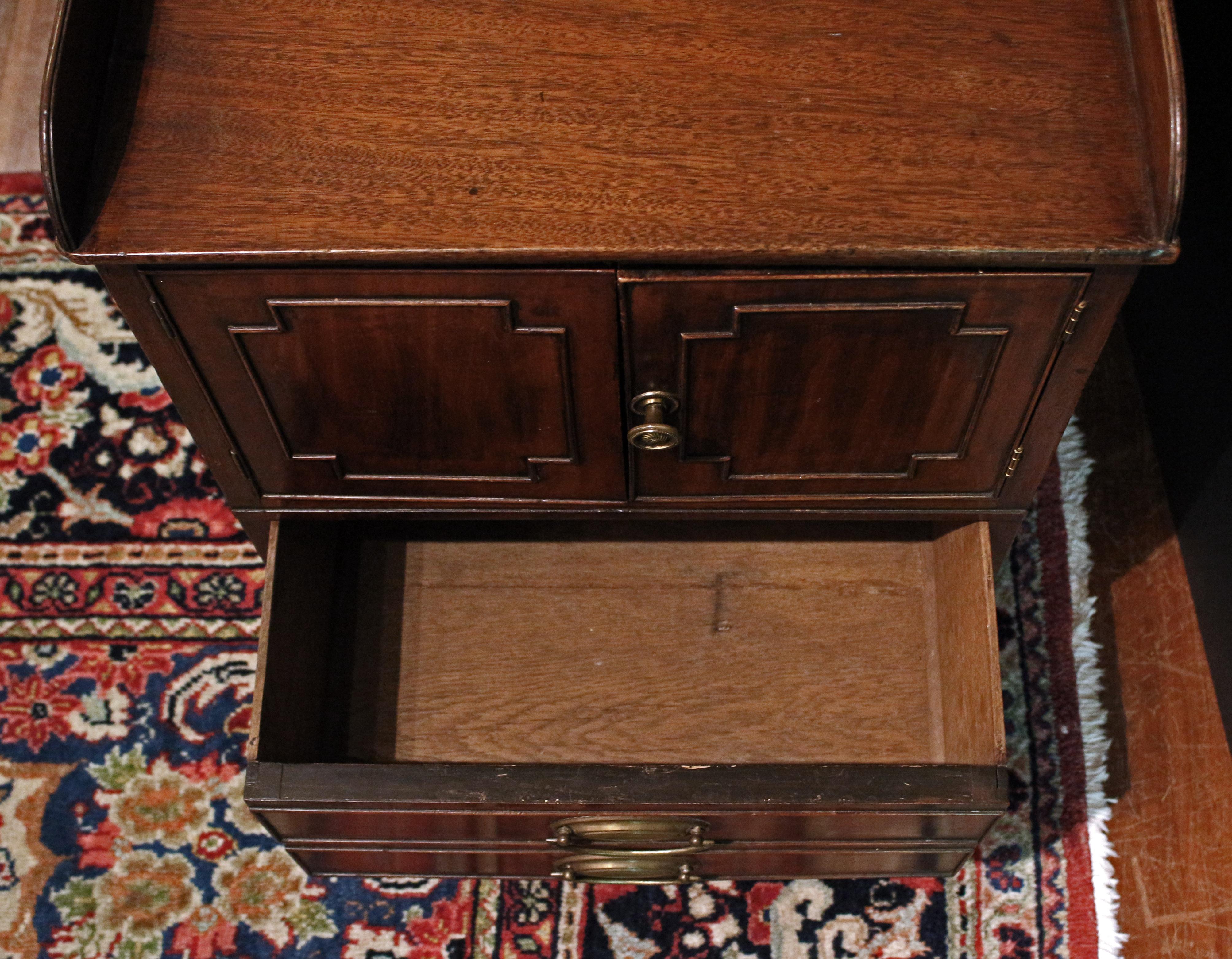 circa 1785 English Commode Cabinet For Sale at 1stDibs