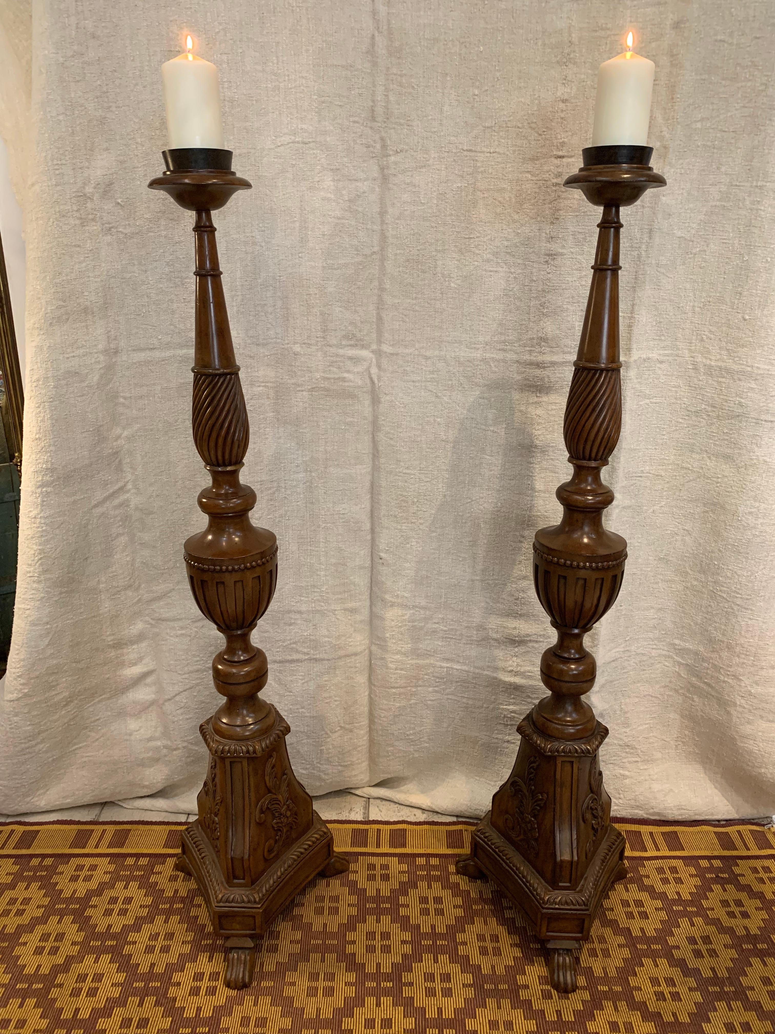 Circa 1900s pair of English carved walnut torcheres For Sale at 1stDibs