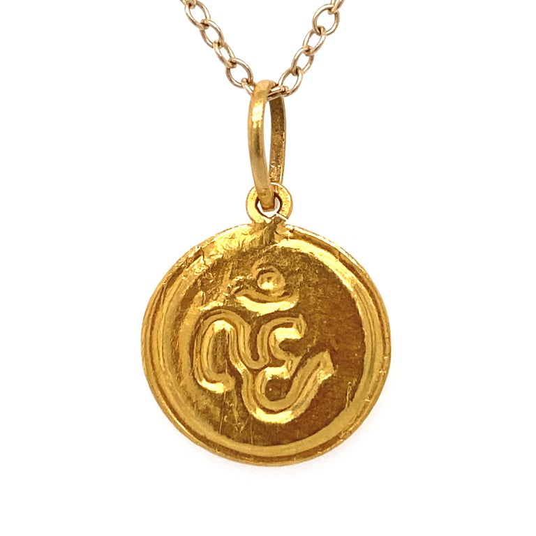 Circa 1950s Om Symbol Circle Pendant in 22 Karat Gold For Sale at 1stDibs
