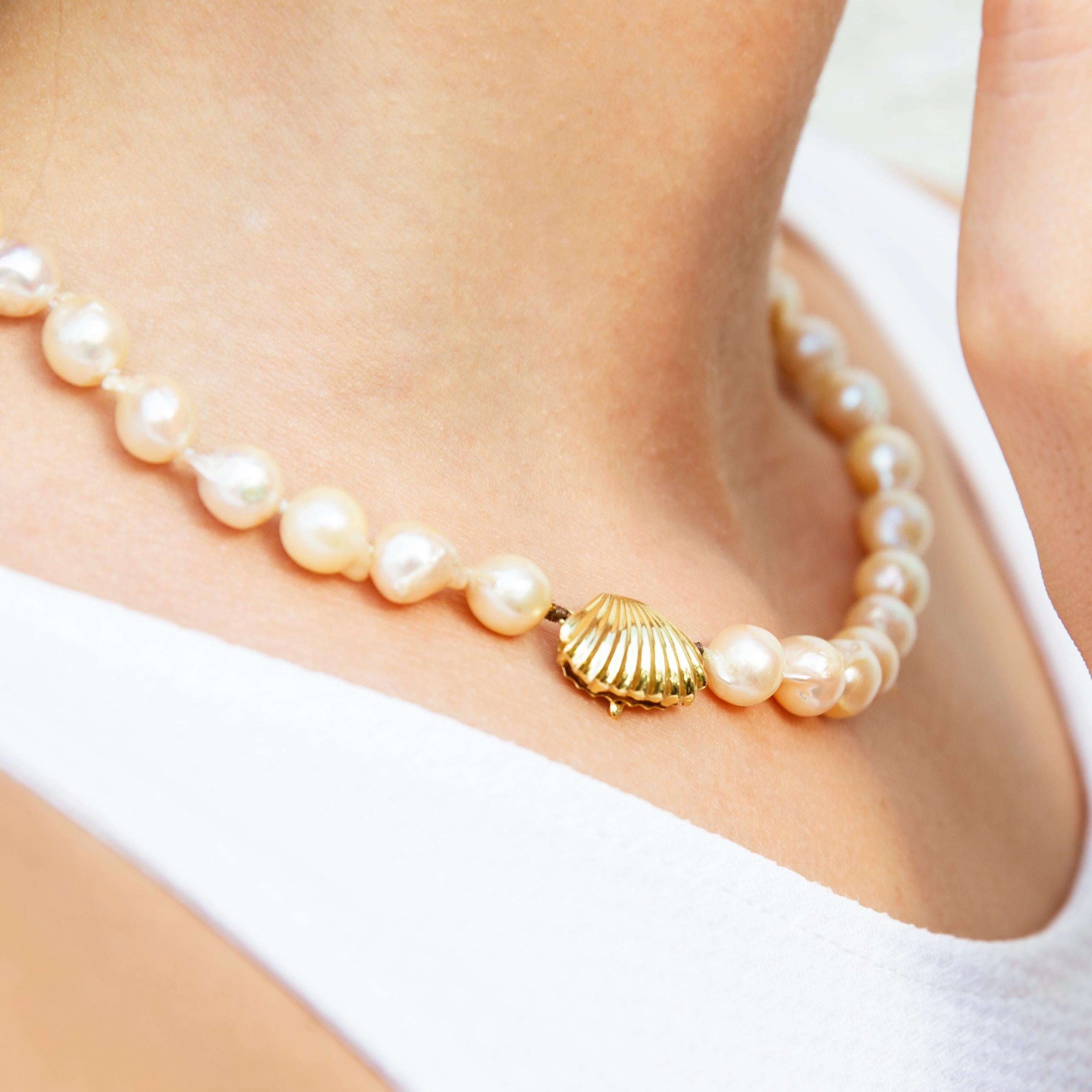 Circa 1980s Baroque Akoya Pearl Vintage 18 Carat Gold Seashell Clasp ...