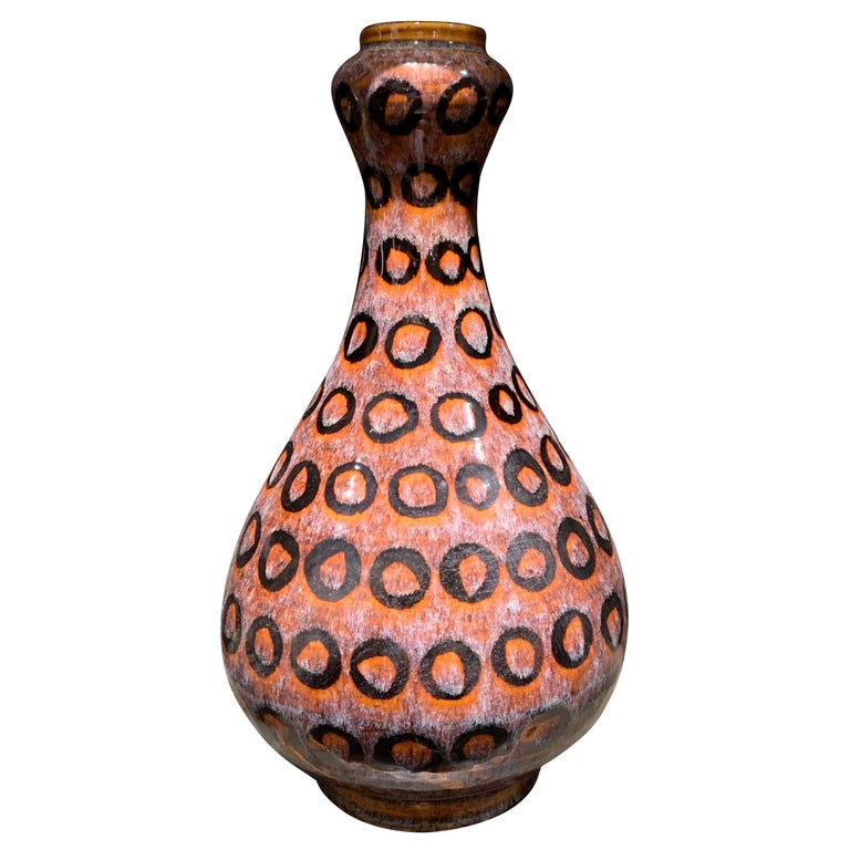 Circle Design Vase, China, Contemporary For Sale at 1stDibs