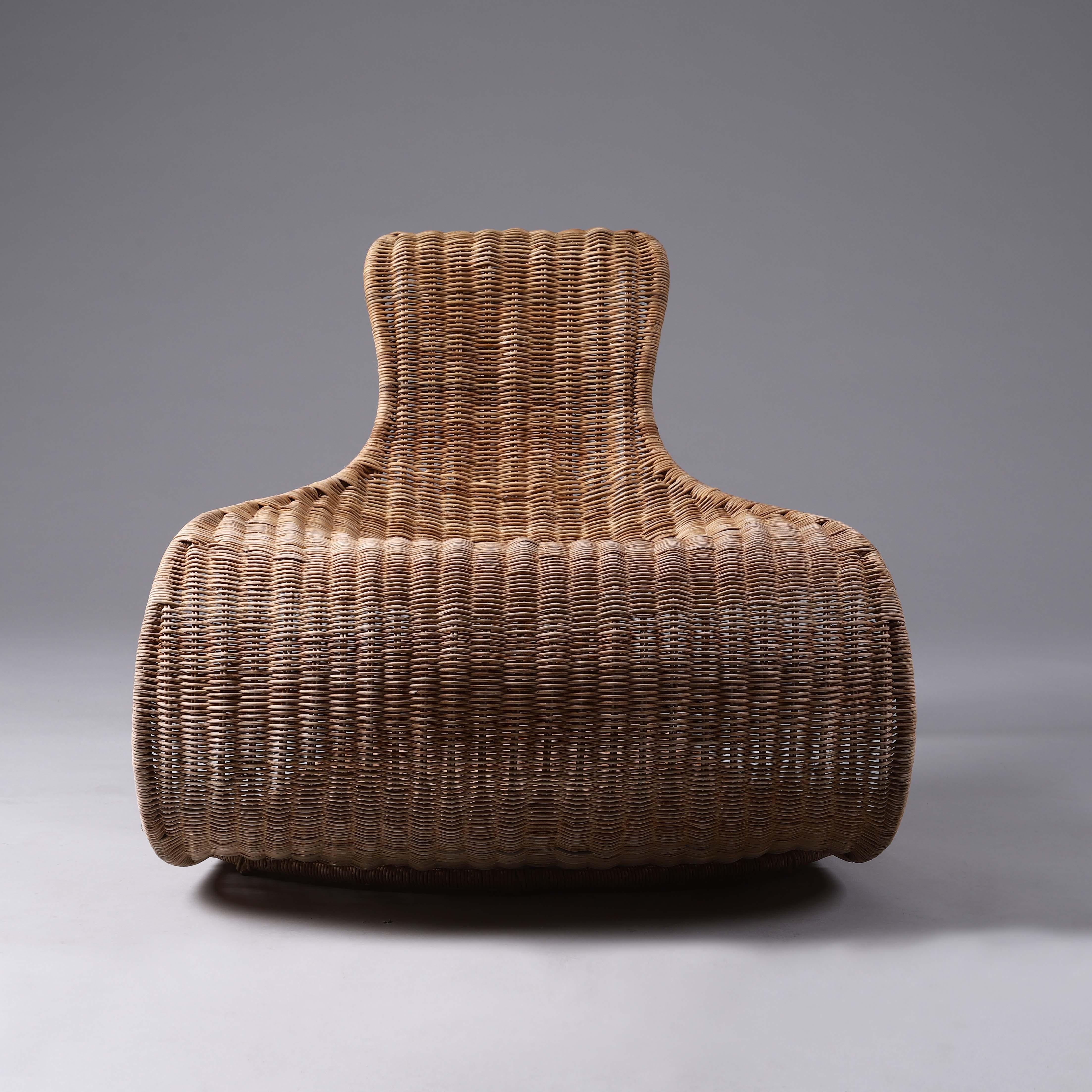 Clara Wicker Lounge Chair For Sale at 1stDibs