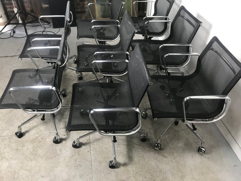 Classic Charles Eames Aluminum Group Mesh Task Chair, Herman Miller at ...