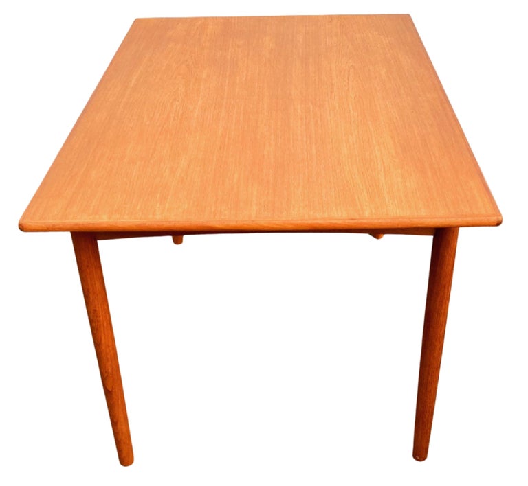 Classic Danish Mid-Century Dining Table in Teak For Sale at 1stDibs